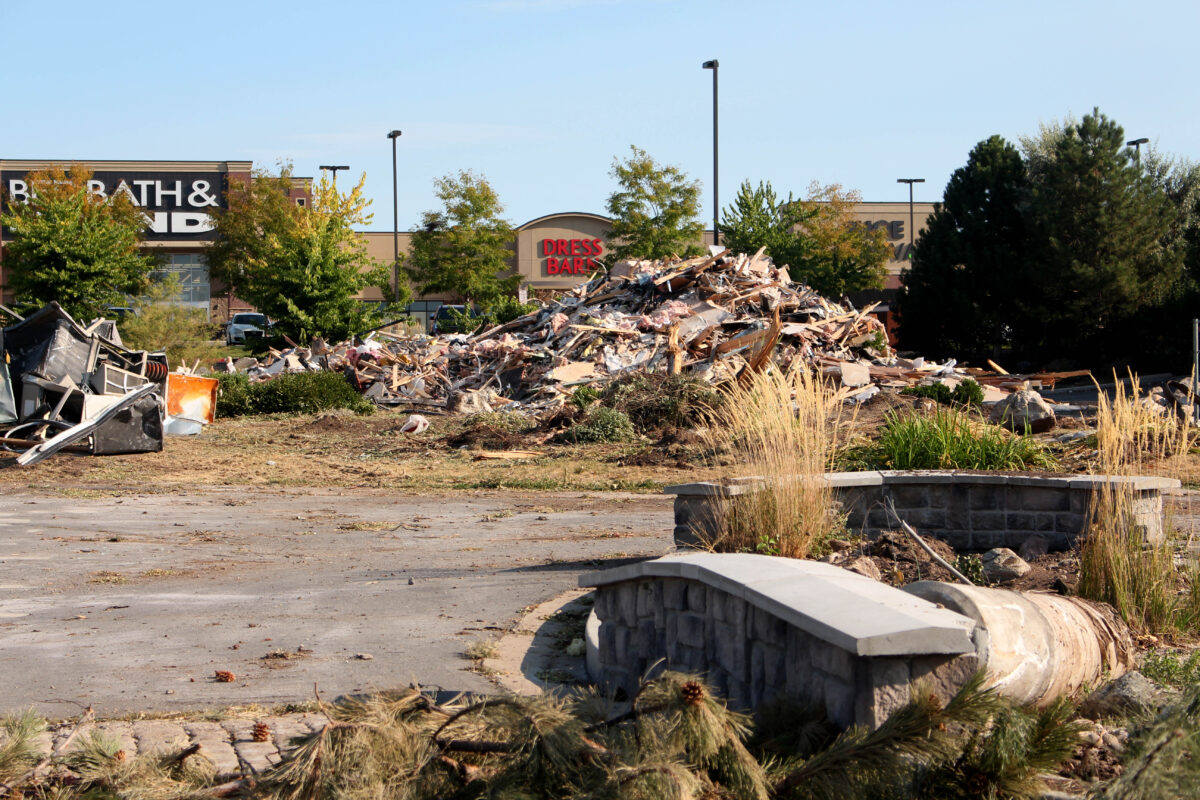 Memories flow with demolition of Layton castle | News, Sports, Jobs ...